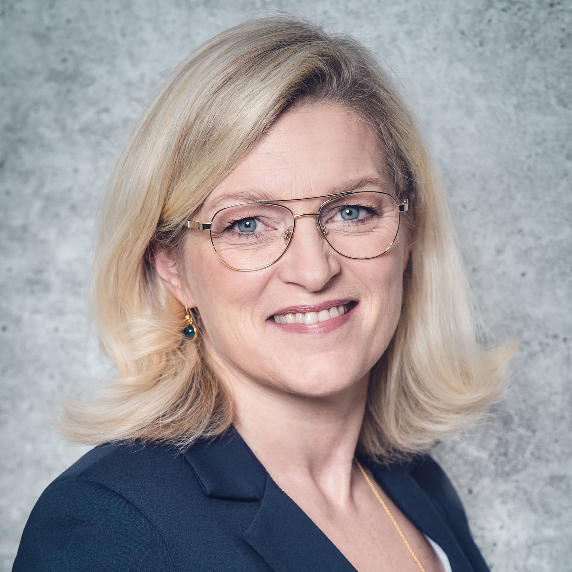 Piger vælger naturfag til i gymnasiet, men fra på de videregående ...